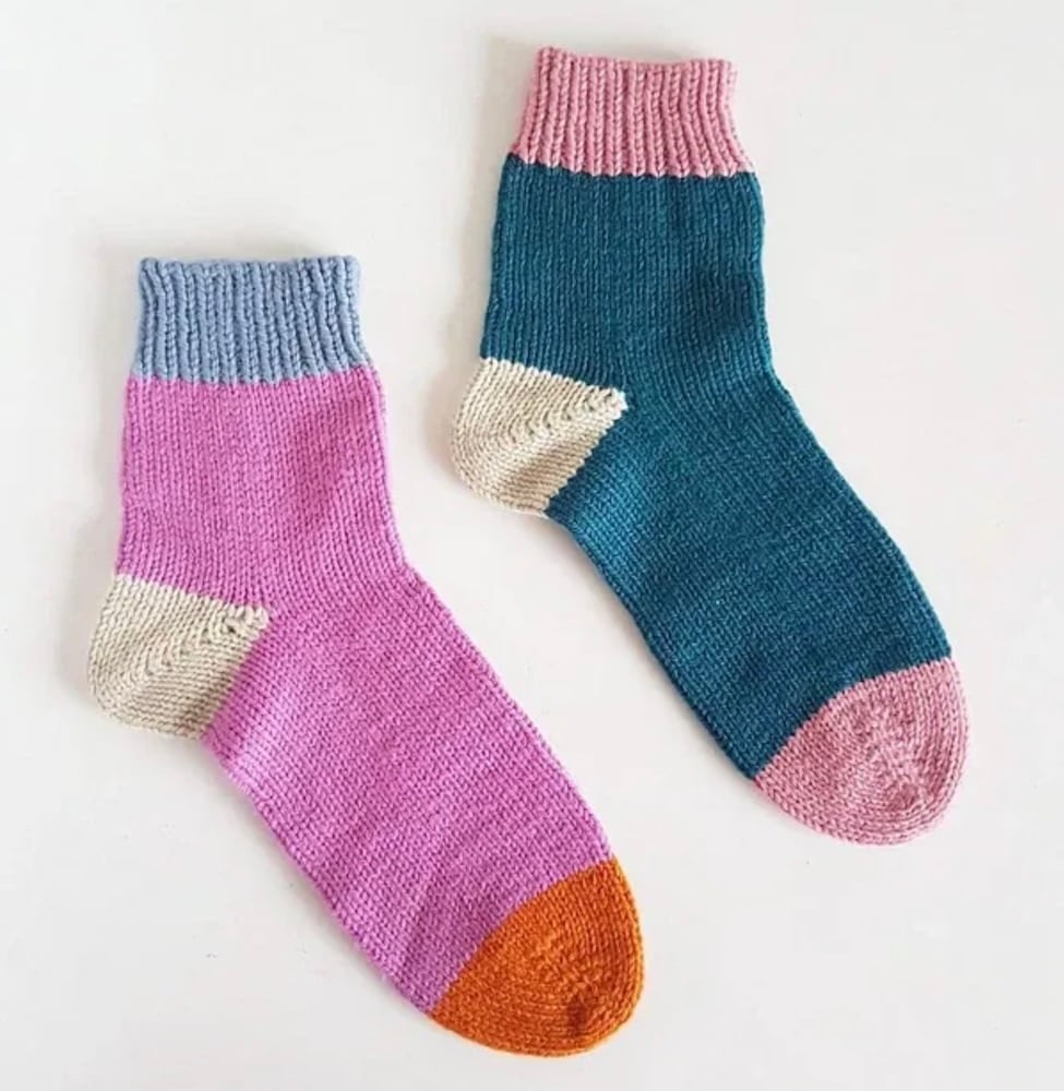 20+ Free Bed Socks Knitting Patterns - Handy Little Me