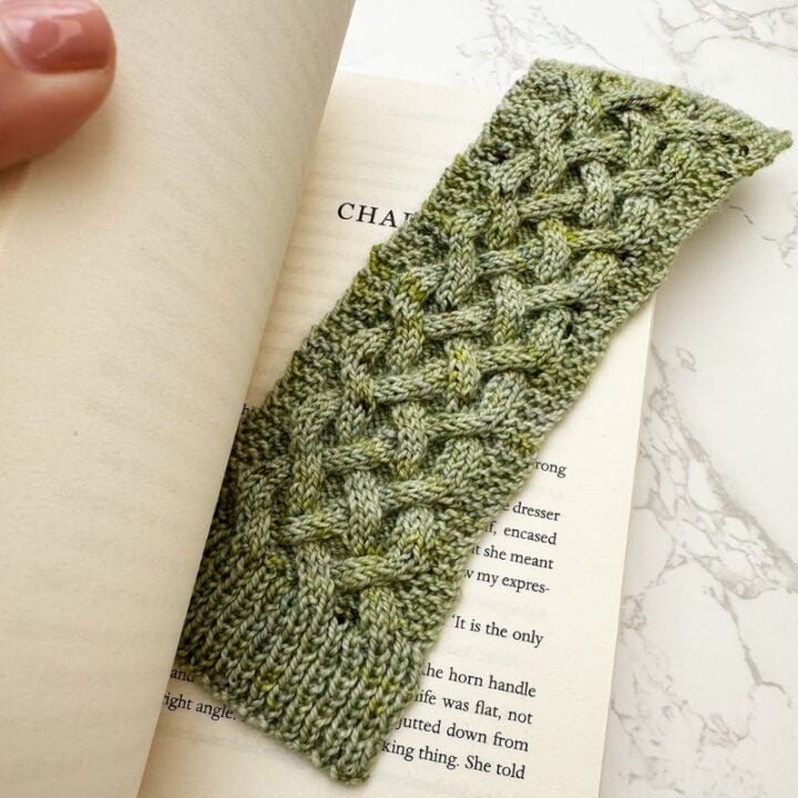17+ Free Bookmark Knitting Patterns For Book-Lovers - Handy Little Me