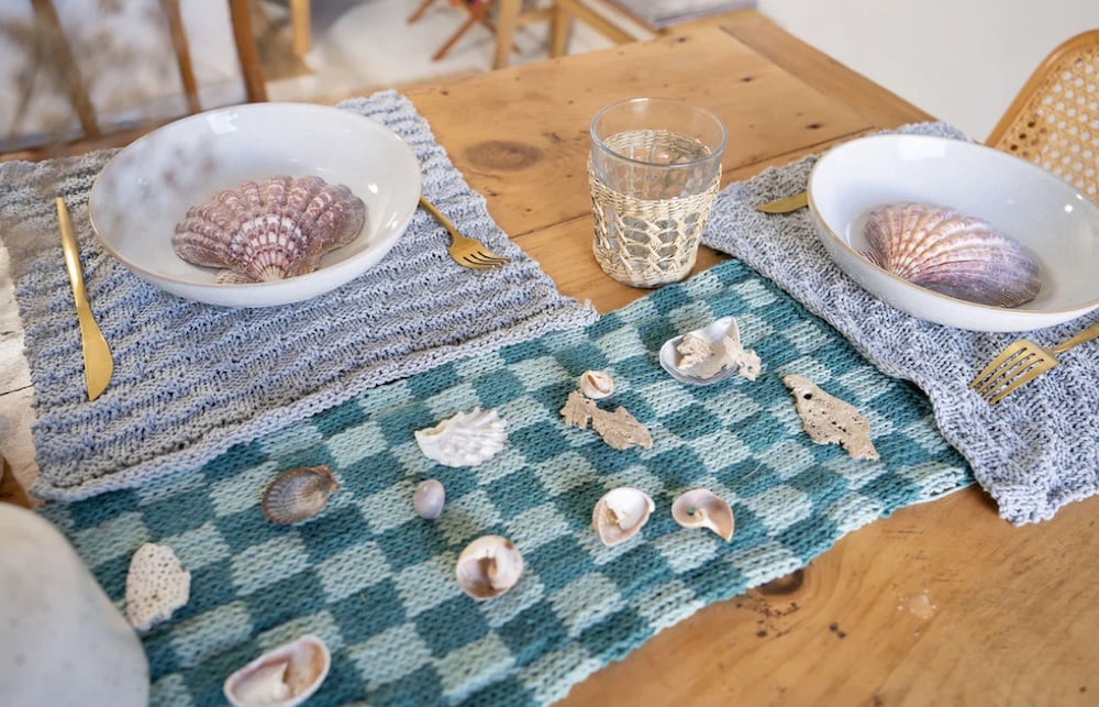 21 Knitted Table Runners (Free Knitting Patterns) - Handy Little Me