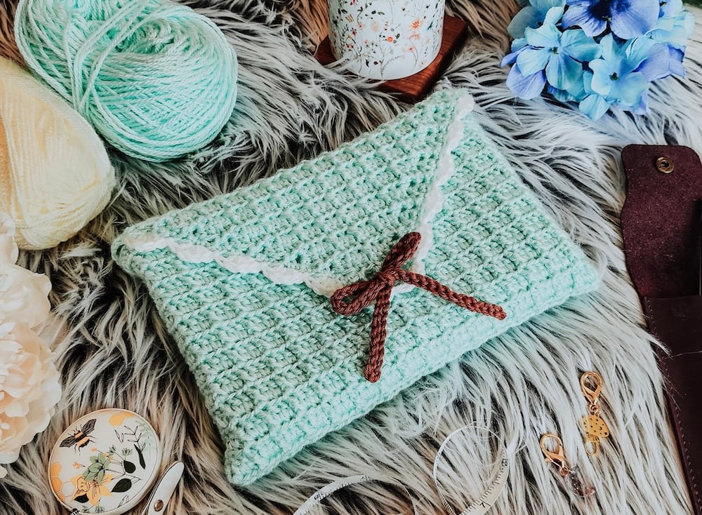17 Free Crochet Book Sleeve Patterns - Handy Little Me