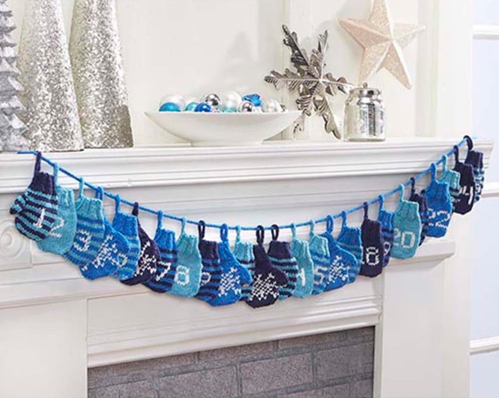 15 Knitted Garlands For Christmas (Free + Easy) - Handy Little Me