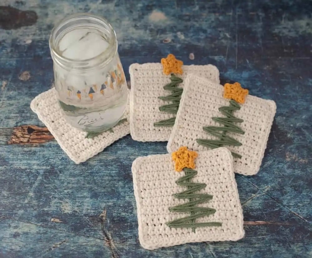15 Free Crochet Christmas Coasters – Quick Patterns - Handy Little Me
