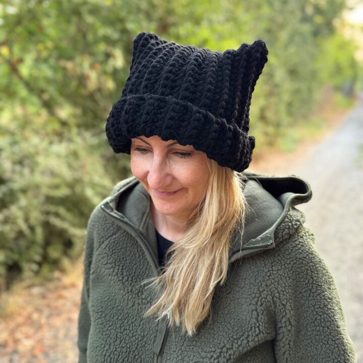 Knitted Cat Hat - Free Knitting Pattern - Handy Little Me