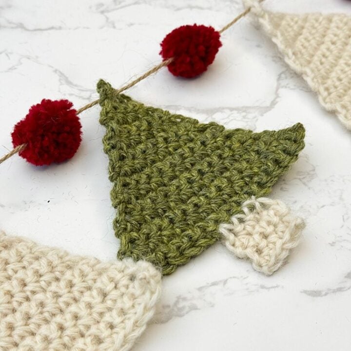 40 Free Christmas Crochet Patterns (Best For The Holiday!) - Handy ...