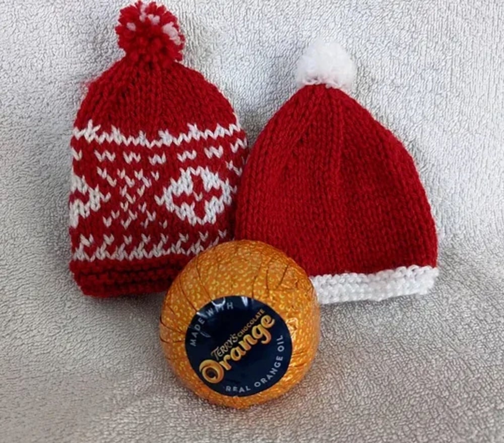 13 Knitted Chocolate Orange Covers For Christmas - Handy Little Me