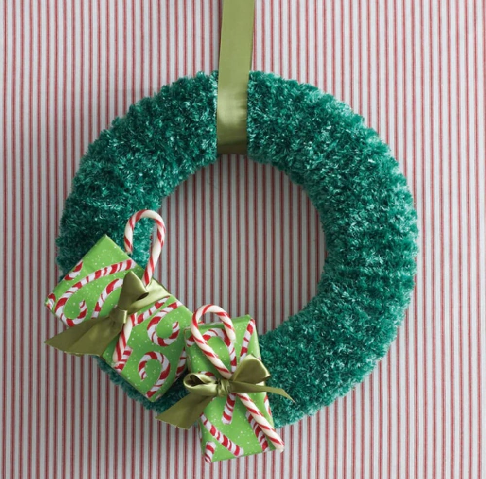 13 Easy Knitted Wreaths For The Holidays! - Handy Little Me