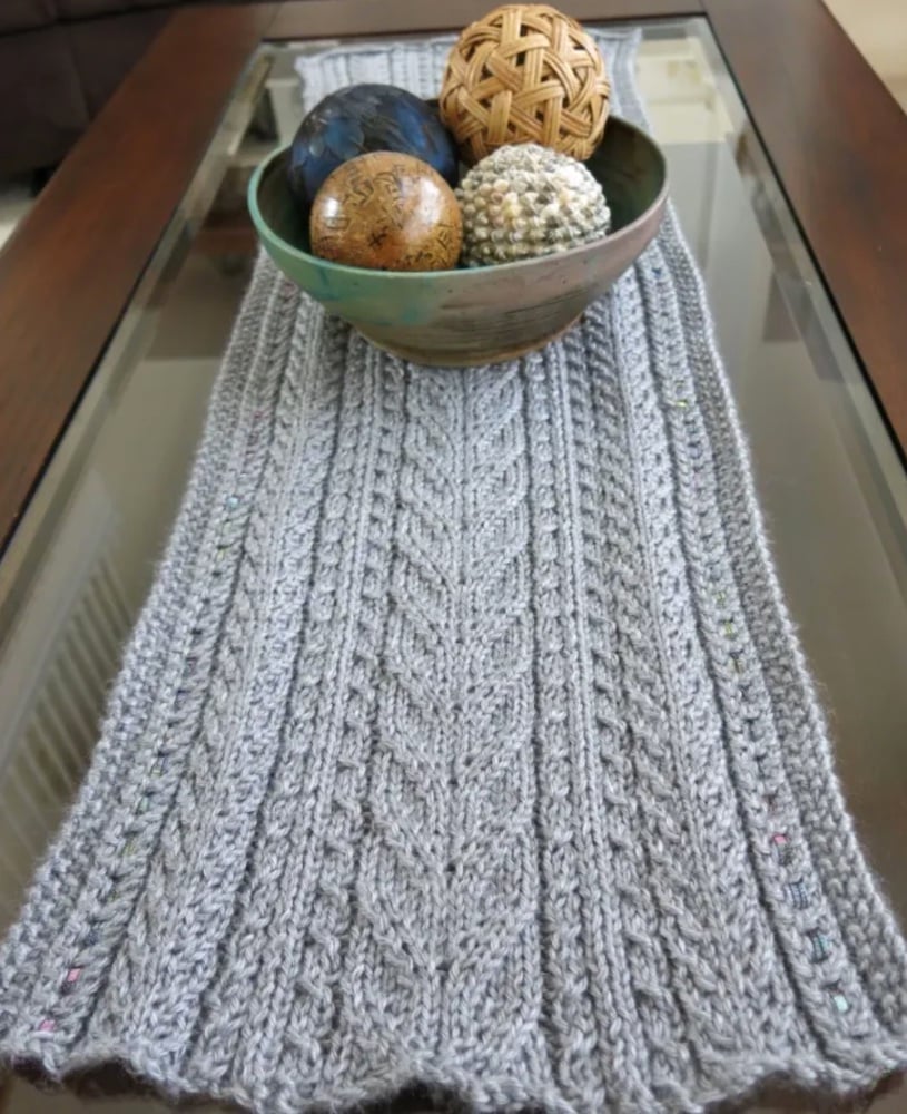 21 Knitted Table Runners (Free Knitting Patterns) - Handy Little Me