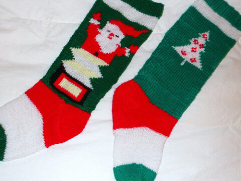 13 Vintage Knitted Christmas Stocking Patterns - Handy Little Me