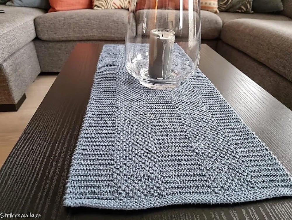 21 Knitted Table Runners (Free Knitting Patterns) - Handy Little Me