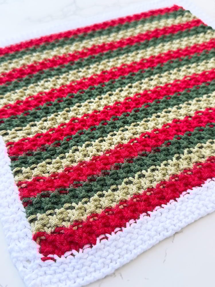 Holly Jolly Dishcloth Knitting Pattern (Free Printable) - Handy Little Me