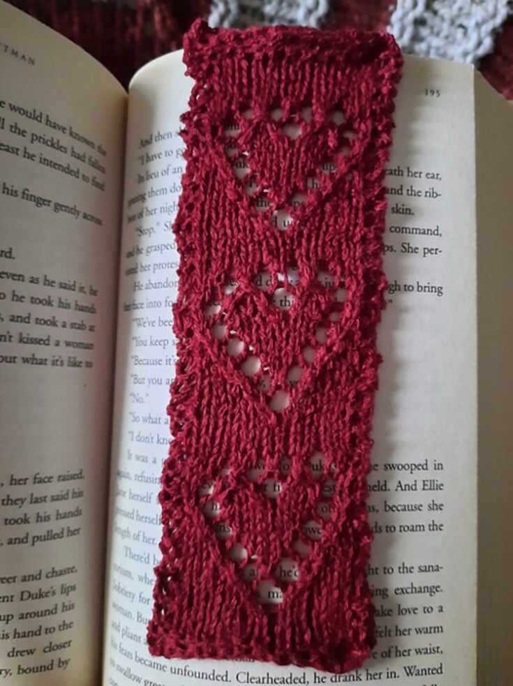 17+ Free Bookmark Knitting Patterns For Book-Lovers - Handy Little Me
