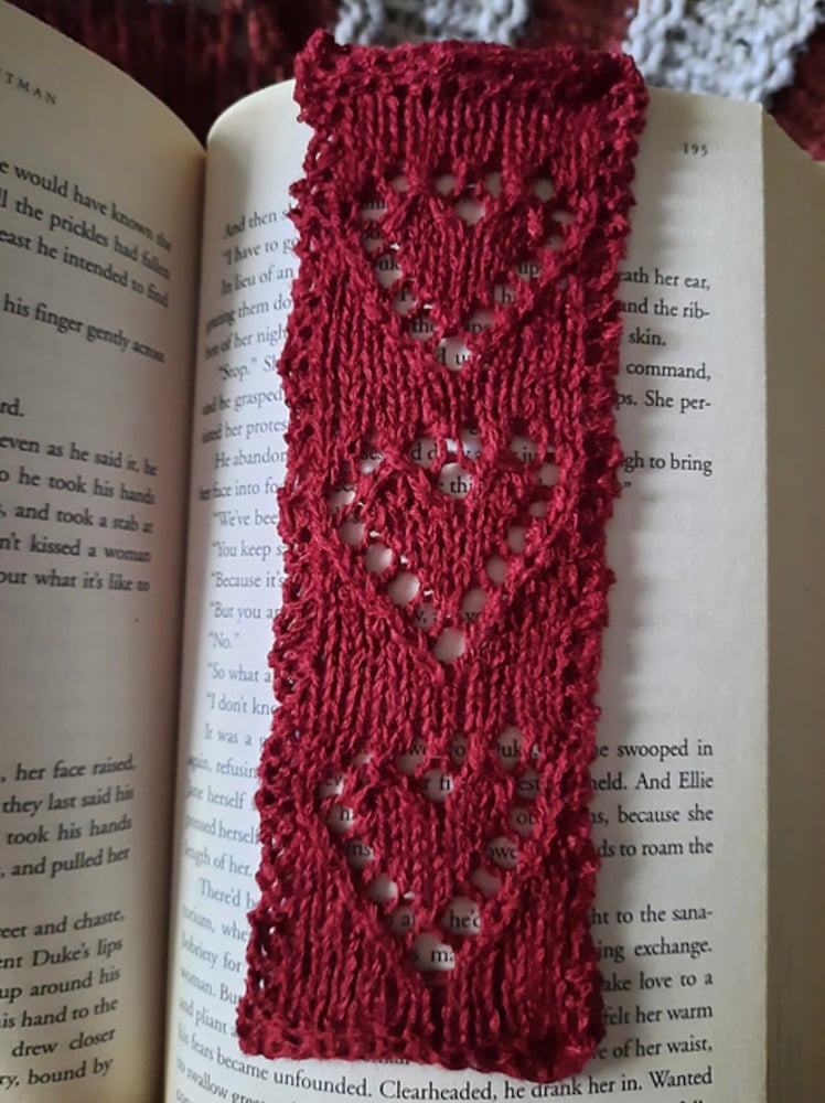 17+ Free Bookmark Knitting Patterns For Book-Lovers - Handy Little Me