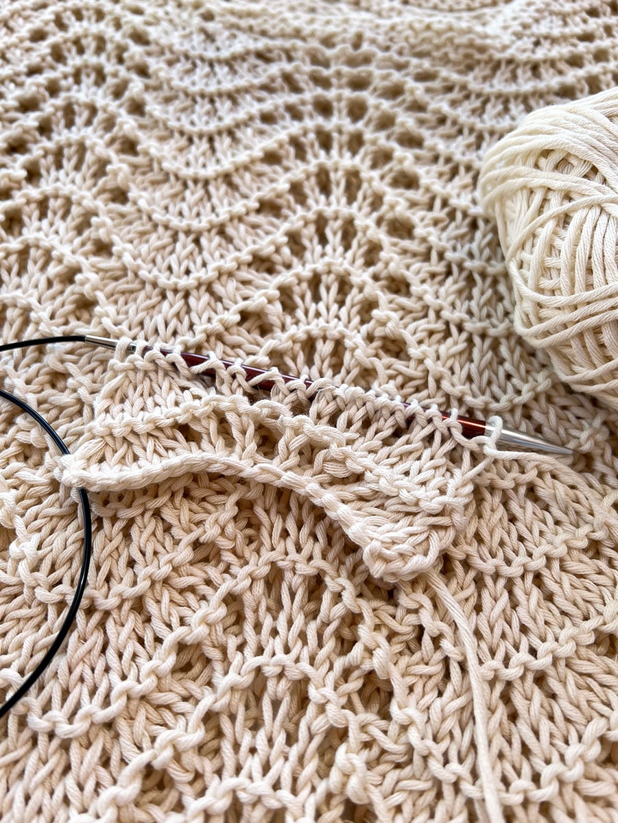 How To Knit The Ripple Stitch (Tutorial) - Handy Little Me