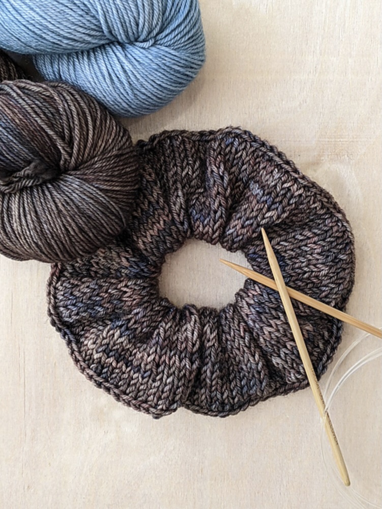 10 Free Knitted Scrunchies (Quick & Easy Patterns) - Handy Little Me