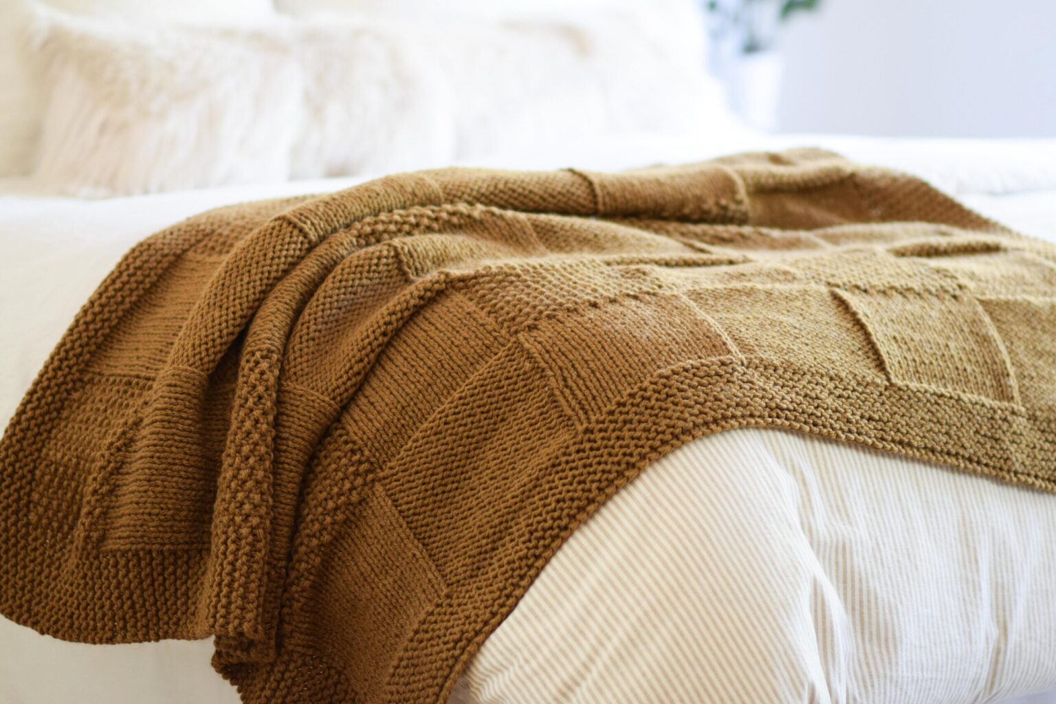 15 Knitted Throw Patterns (Quick + Easy Blankets) - Handy Little Me
