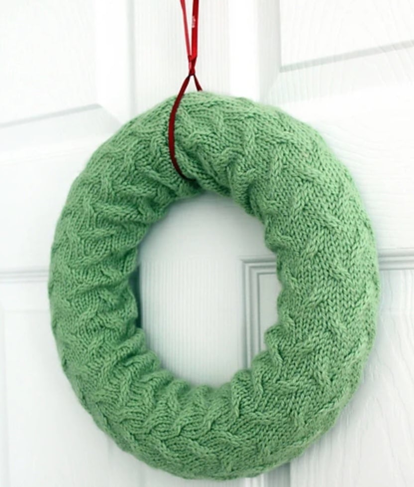 13 Easy Knitted Wreaths For The Holidays! - Handy Little Me