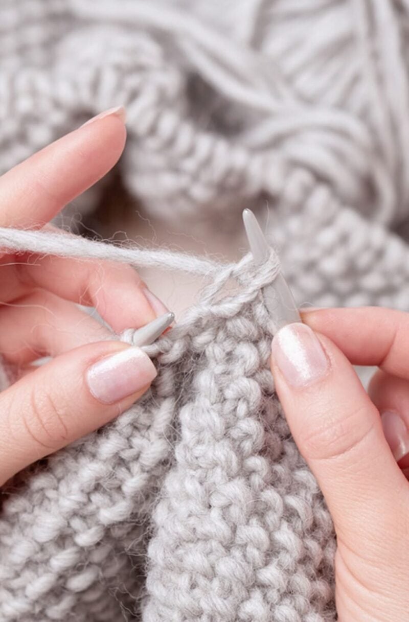 How To Cast Off In Knitting {+ Video Tutorial} - Handy Little Me