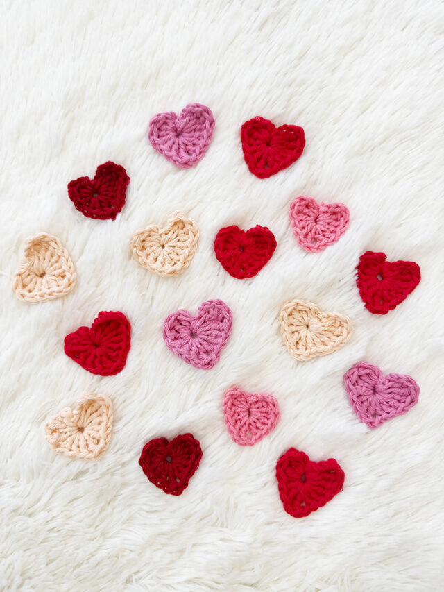 Crochet Heart Mini (Free Printable Pattern) - Handy Little Me