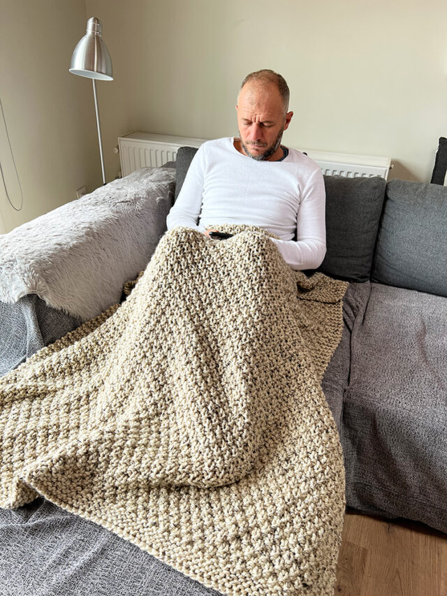 How To Knit A Blanket (Free + Easy For Beginners) - Handy Little Me
